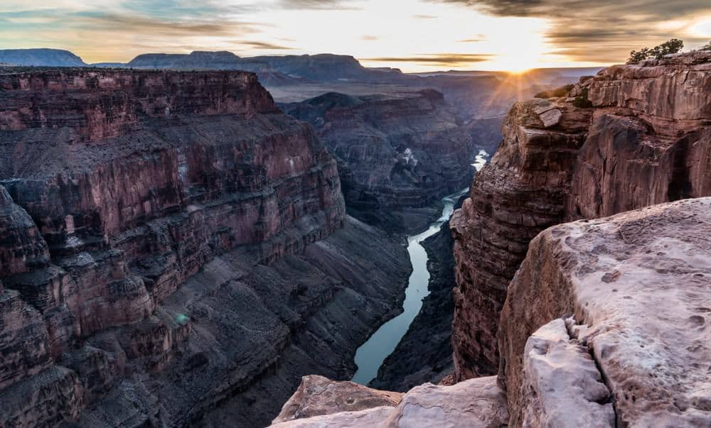 How to Use Leading Lines in Photography - PhotoJeepers