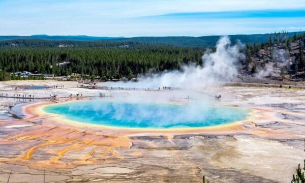 Yellowstone National Park Southern Loop: Things to See, Do, and ...