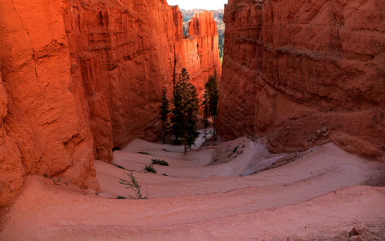 Best Day Hikes at Bryce Canyon National Park - PhotoJeepers