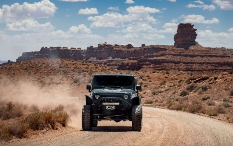 Visiting Canyonlands National Park in the Fall - PhotoJeepers