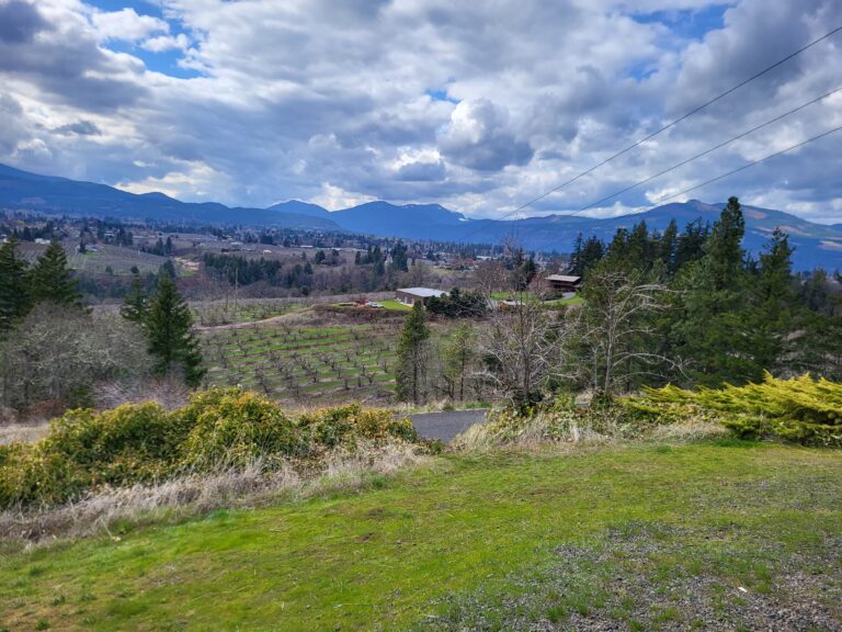 Places to Visit in Oregon in the Spring - PhotoJeepers
