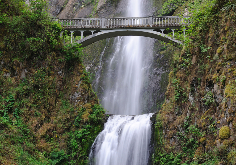 Places to Visit in Oregon in April - PhotoJeepers