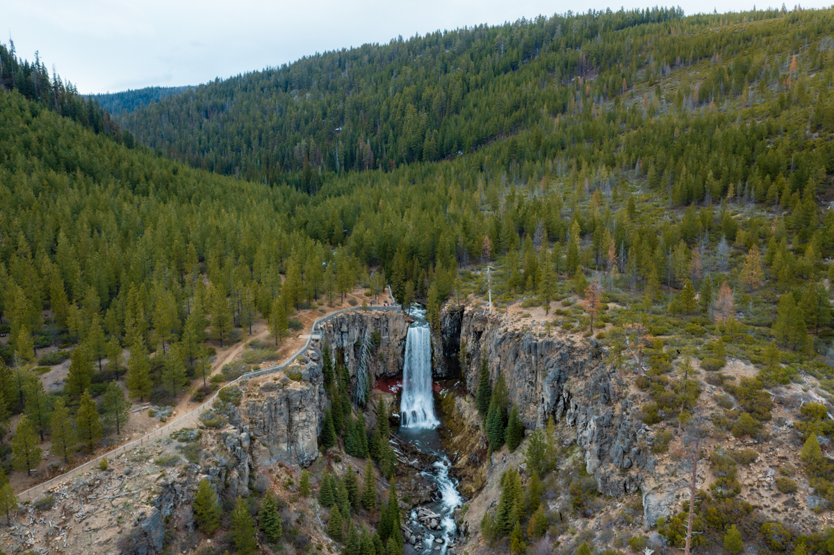 Places to Visit in Oregon in April - PhotoJeepers
