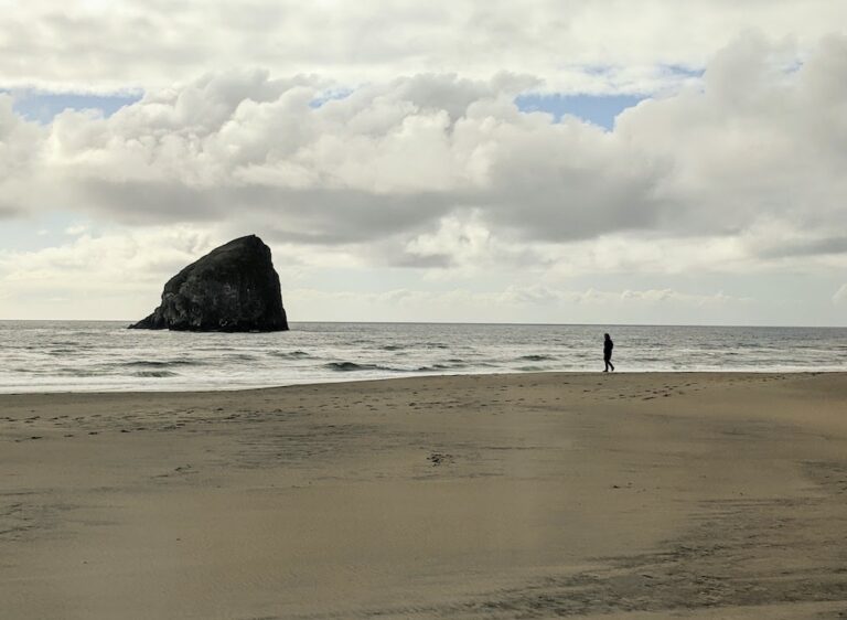 Places to Visit in Oregon in April - PhotoJeepers